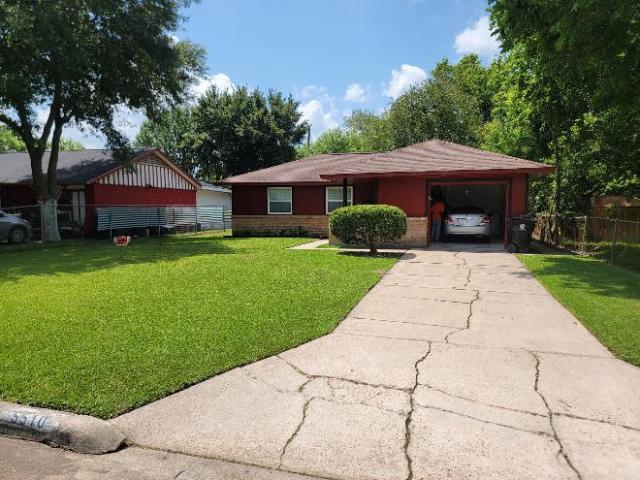 3 Br, 2 bath, Single Family 5510 Groveton Street