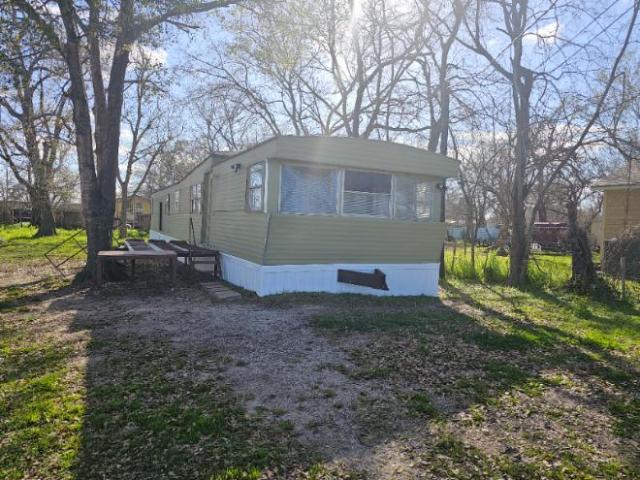 3 Br, 2 bath, Single Family 5526 Rotan Dr