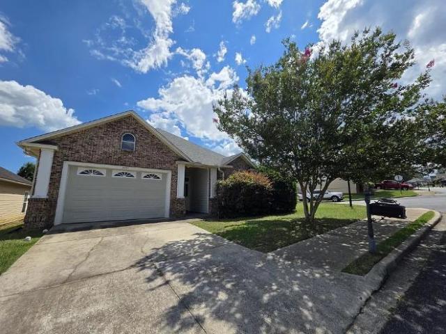 3 Br, 2 bath, Single Family 5531 Hampton Woods Way