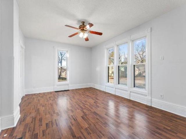 3 Br, 2 bath, Single Family 557 Chicago St