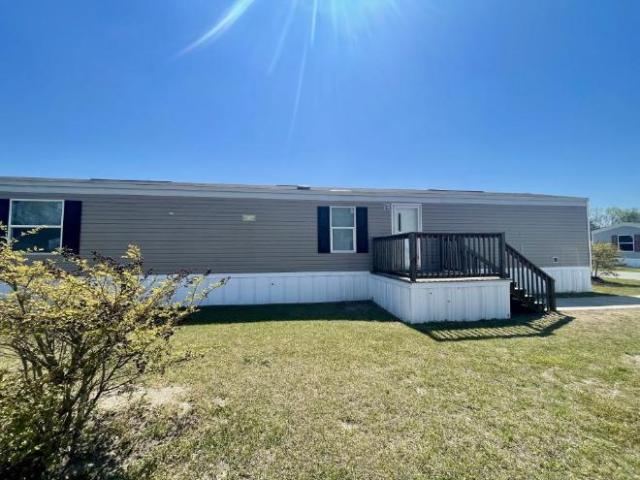 3 Br, 2 bath, Single Family 555 Crandlemire Rd