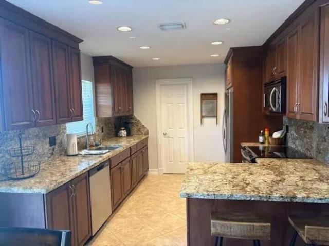 3 Br, 2 bath, Single Family 5586 3rd Road
