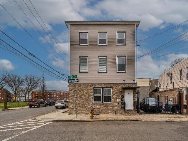 3 Br, 2 bath, Single Family 55 Lentz Avenue