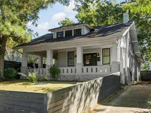3 Br, 2 bath, Single Family 563 Parkway Dr NE