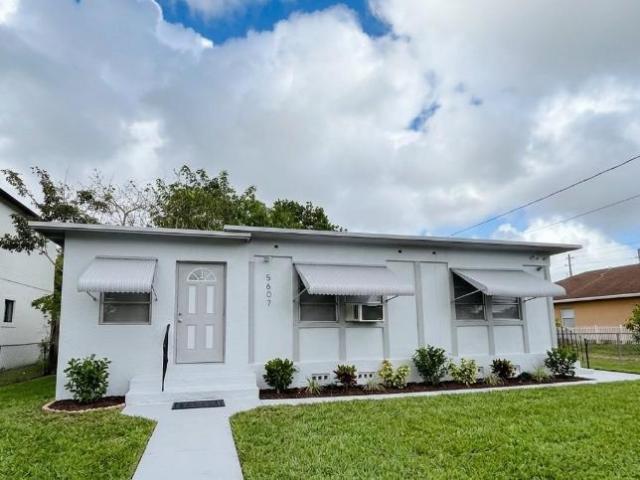 3 Br, 2 bath, Single Family 5607 Polk St