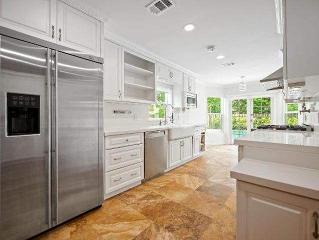 3 Br, 2 bath, Single Family 561 SW 168th Terrace