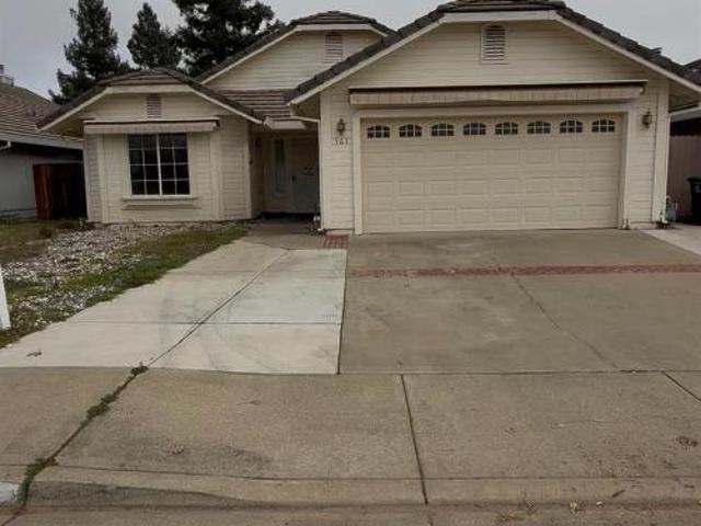 3 Br, 2 bath, Single Family 567 Tharp Rd