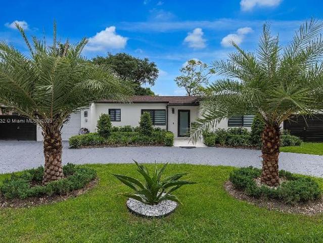 3 Br, 2 bath, Single Family 5641 SW 67th Ave