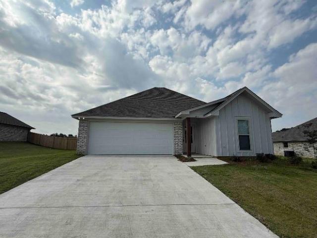 3 Br, 2 bath, Single Family 573 Patrick Farms Dr