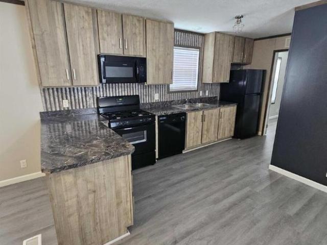 3 Br, 2 bath, Single Family 5705 Heather View