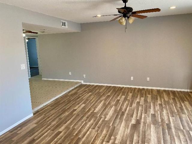 3 Br, 2 bath, Single Family 5714 West Carol Ann Way