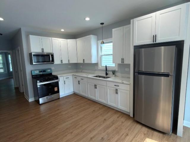 3 Br, 2 bath, Single Family 5738 S Paulina St