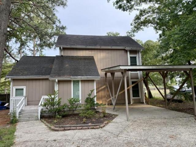 3 Br, 2 bath, Single Family 5745 Waterwood Dr