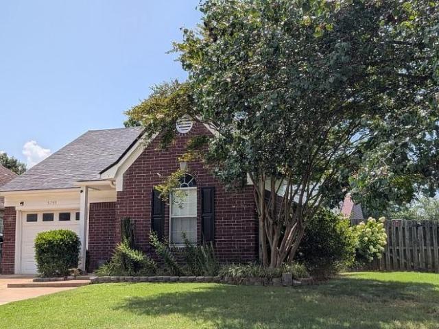3 Br, 2 bath, Single Family 5759 Alexandria Ln