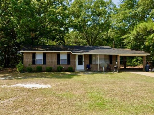 3 Br, 2 bath, Single Family 5764 Luna Dr
