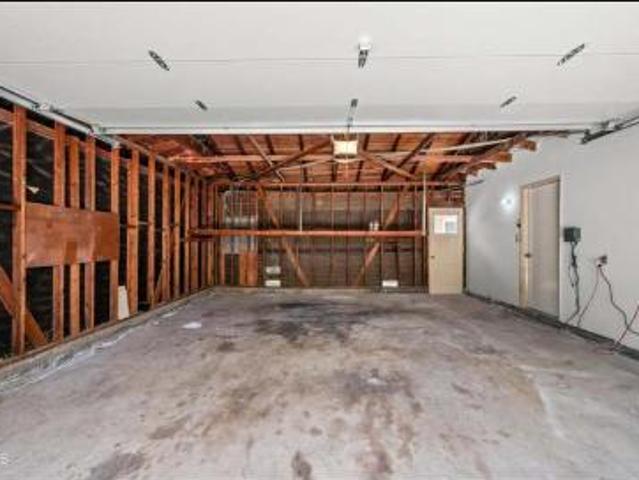 3 Br, 2 bath, Single Family 5778 Valerie Ave