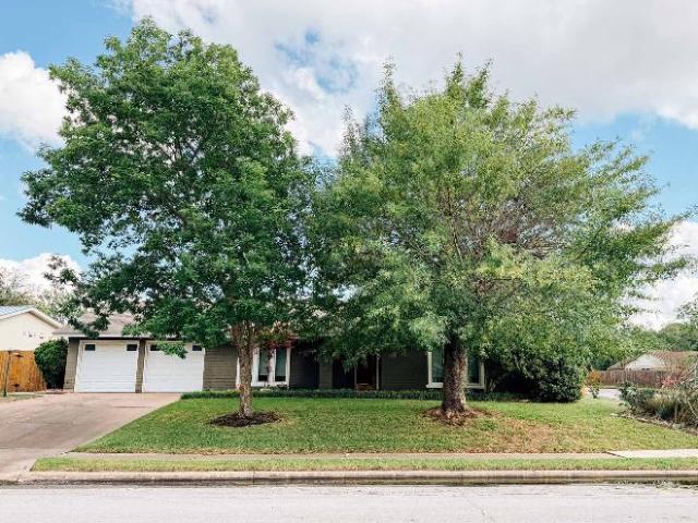 3 Br, 2 bath, Single Family 5807 Burnhill Dr