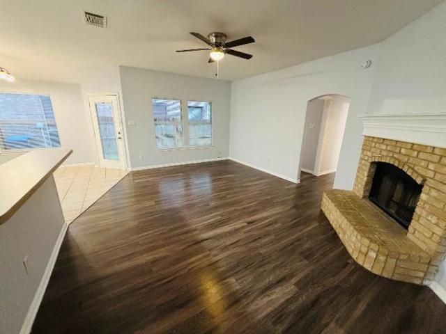 3 Br, 2 bath, Single Family 5832 Swords Dr