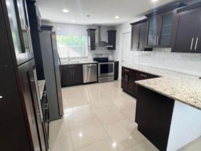 3 Br, 2 bath, Single Family 5858 Tarragon Drive