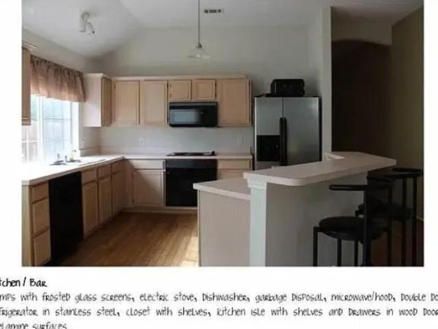 3 Br, 2 bath, Single Family 5904 Cave River Dr
