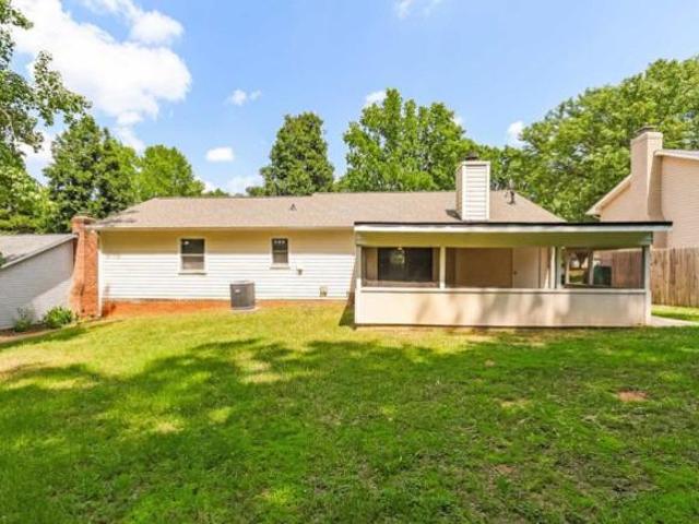 3 Br, 2 bath, Single Family 5936 Loch Arbor Ln