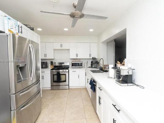 3 Br, 2 bath, Single Family 5941 NW 14th Ct