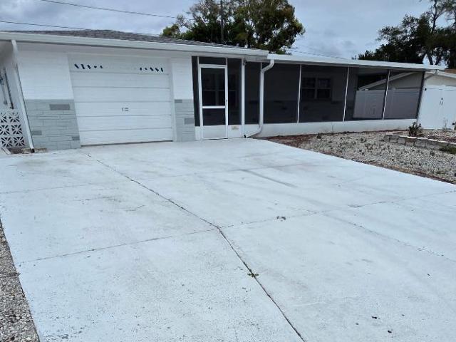 3 Br, 2 bath, Single Family 5005 Genesis Ave