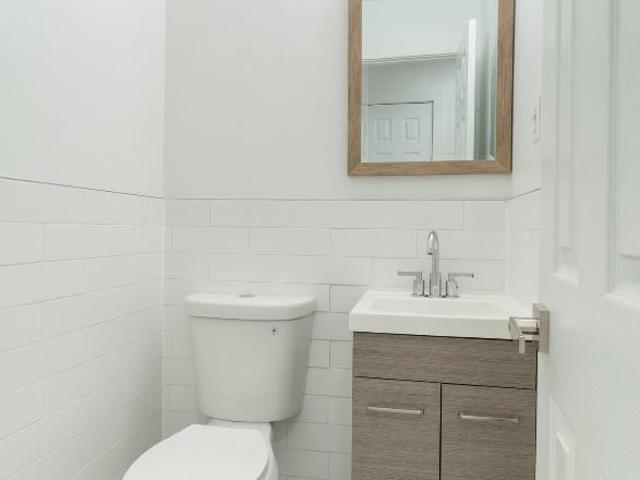 3 Br, 2 bath, Single Family 500 Adams Lane