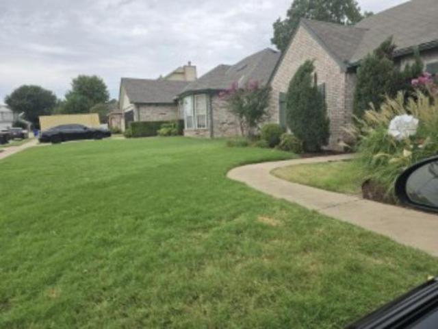 3 Br, 2 bath, Single Family 500 E Kansas St