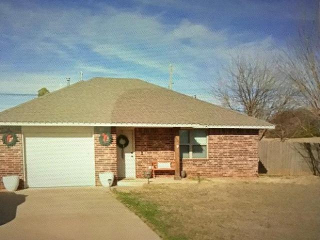 3 Br, 2 bath, Single Family 501 W Taylor
