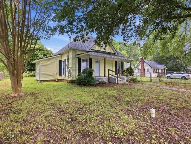 3 Br, 2 bath, Single Family 506 Daugherty St