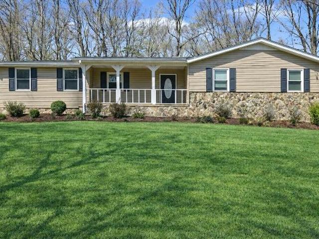 3 Br, 2 bath, Single Family 50 Old Lantern Dr
