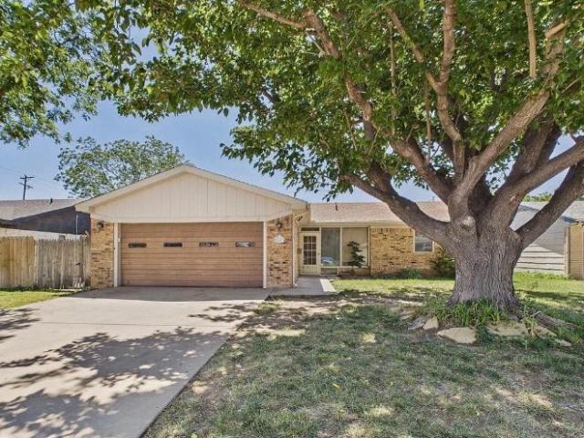 3 Br, 2 bath, Single Family 5103 Mccarty Blvd