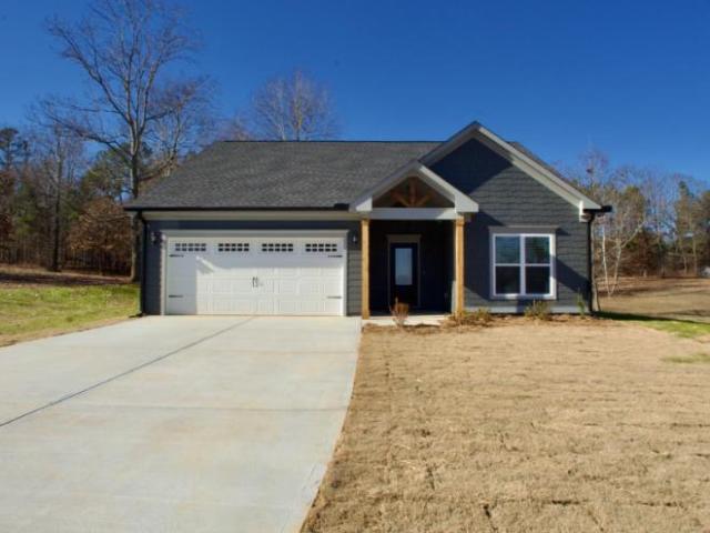 3 Br, 2 bath, Single Family 511 North Point Cir