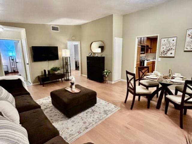 3 Br, 2 bath, Single Family 5140 Caldera Ct
