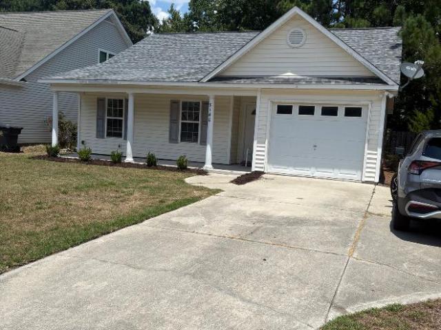 3 Br, 2 bath, Single Family 5140 Long Pointe Rd