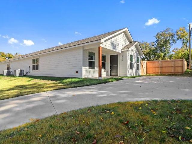 3 Br, 2 bath, Single Family 514/516 North Rusk Avenue