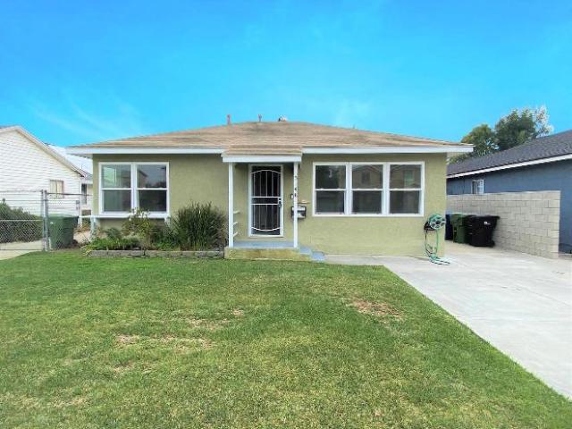 3 Br, 2 bath, Single Family 5148 W 131st St