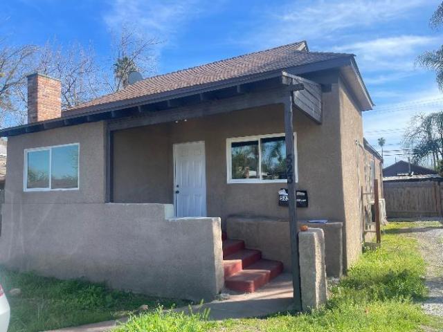 3 Br, 2 bath, Single Family 523 E 11th St