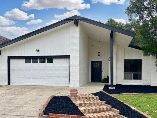 3 Br, 2 bath, Single Family 5202 Metcalf