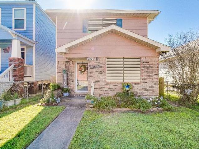 3 Br, 2 bath, Single Family 5207 Ave K