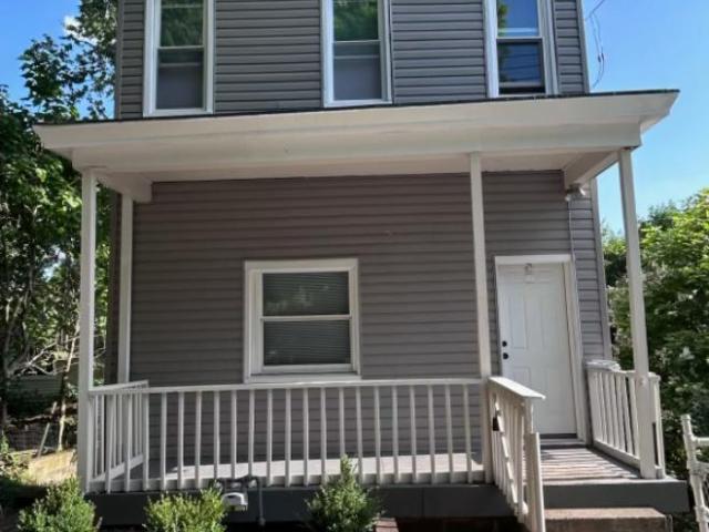 3 Br, 2 bath, Single Family 5208 Brown Way