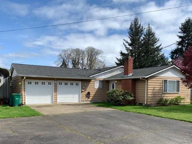 3 Br, 2 bath, Single Family 52168 Se 4th St