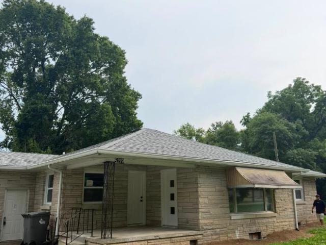 3 Br, 2 bath, Single Family 5219 W Mooresville Rd