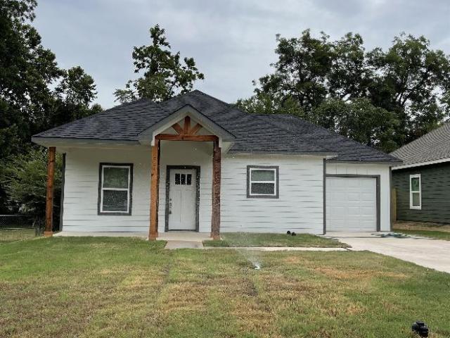 3 Br, 2 bath, Single Family 524 West Florence Street