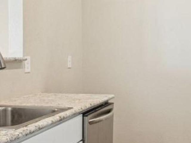 3 Br, 2 bath, Single Family 524 Wood Dr