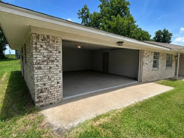 3 Br, 2 bath, Single Family 5252 Fm 1795