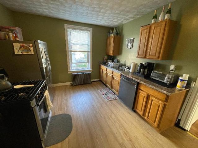 3 Br, 2 bath, Single Family 52 Dennis