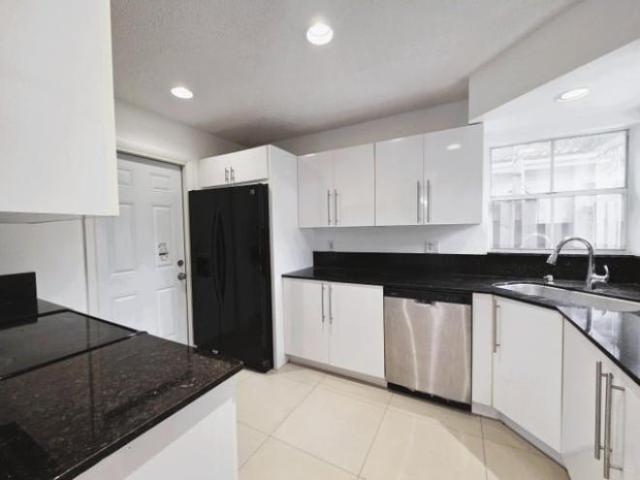 3 Br, 2 bath, Single Family 533 NW 47th Avenue