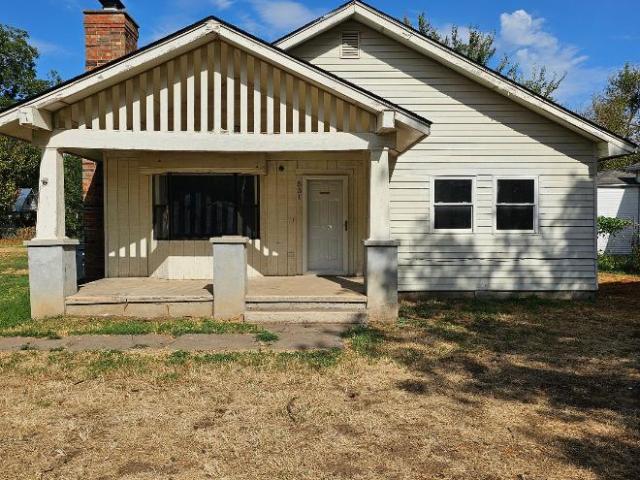 3 Br, 2 bath, Single Family 531 N Pottenger Ave
